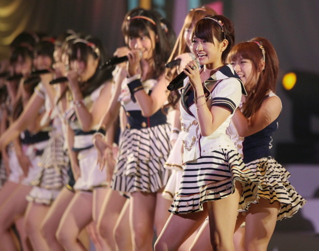 これはナツい...前田敦子さんの結婚を「神7」、AKB初期メンが祝福（バズフィード）