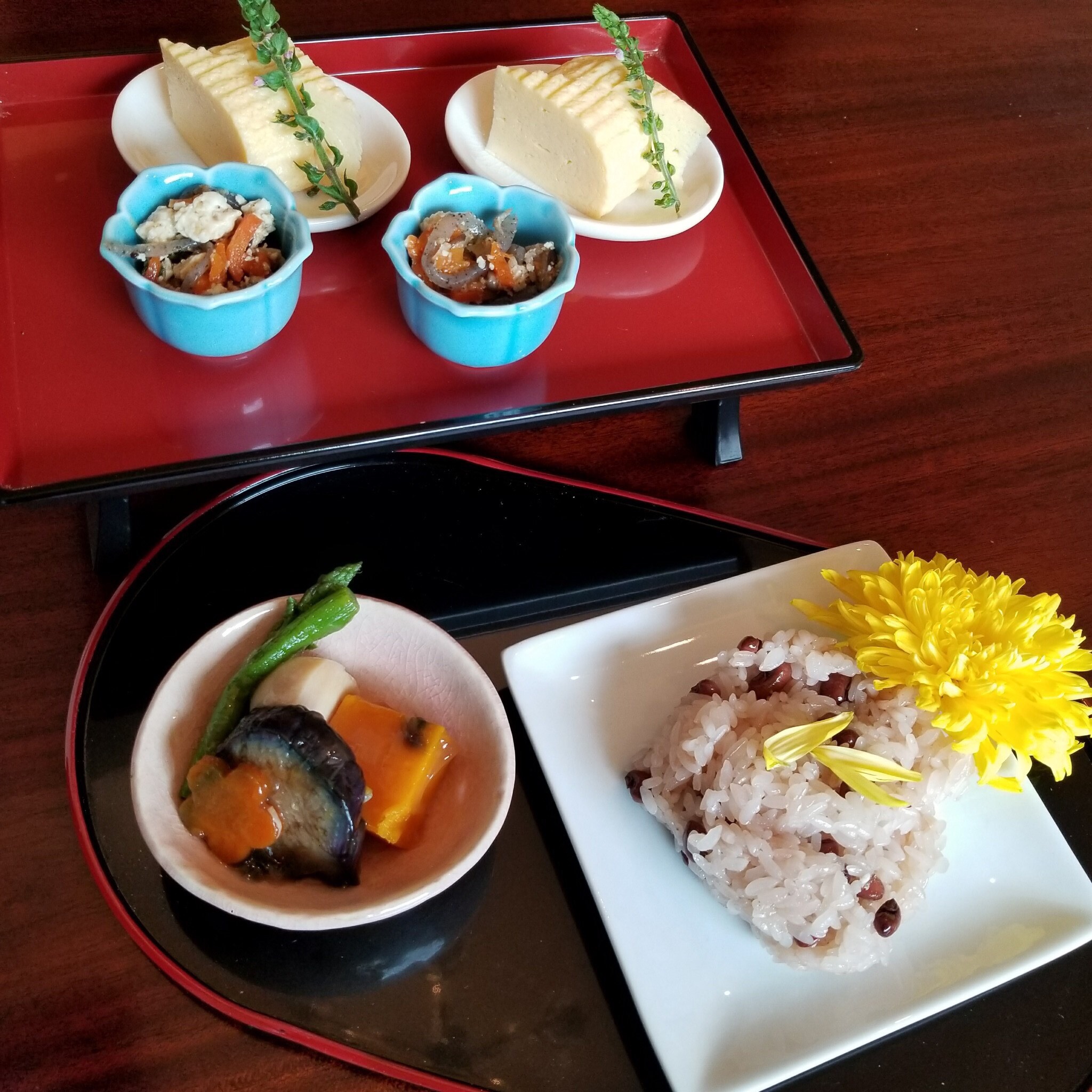 100均で簡単かわいーっ! イケメン先生のお正月テーブルコーデ ＃4（ananweb）