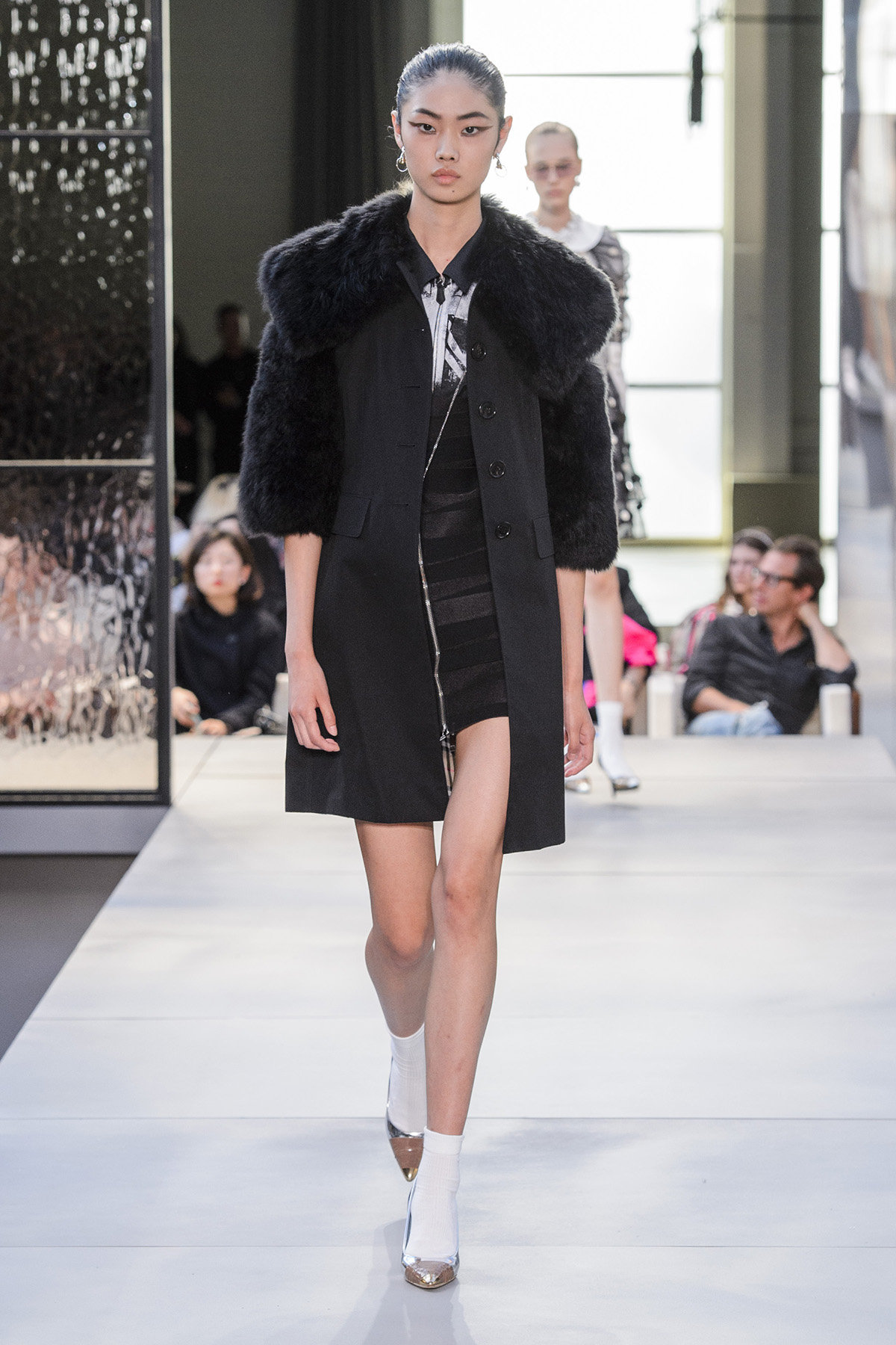 バーバリー、 リカルド・ティッシによる全ルックを公開！（Esquire（エスクァイア 日本版））