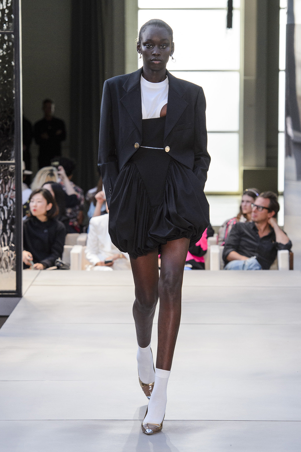 バーバリー、 リカルド・ティッシによる全ルックを公開！（Esquire（エスクァイア 日本版））