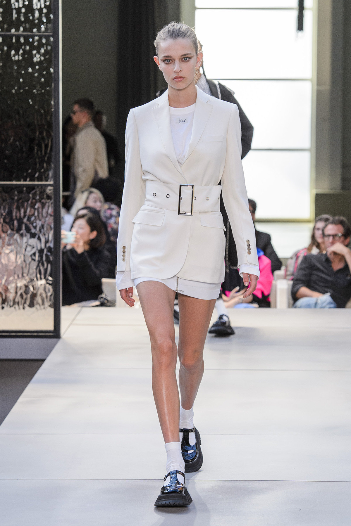 バーバリー、 リカルド・ティッシによる全ルックを公開！（Esquire（エスクァイア 日本版））