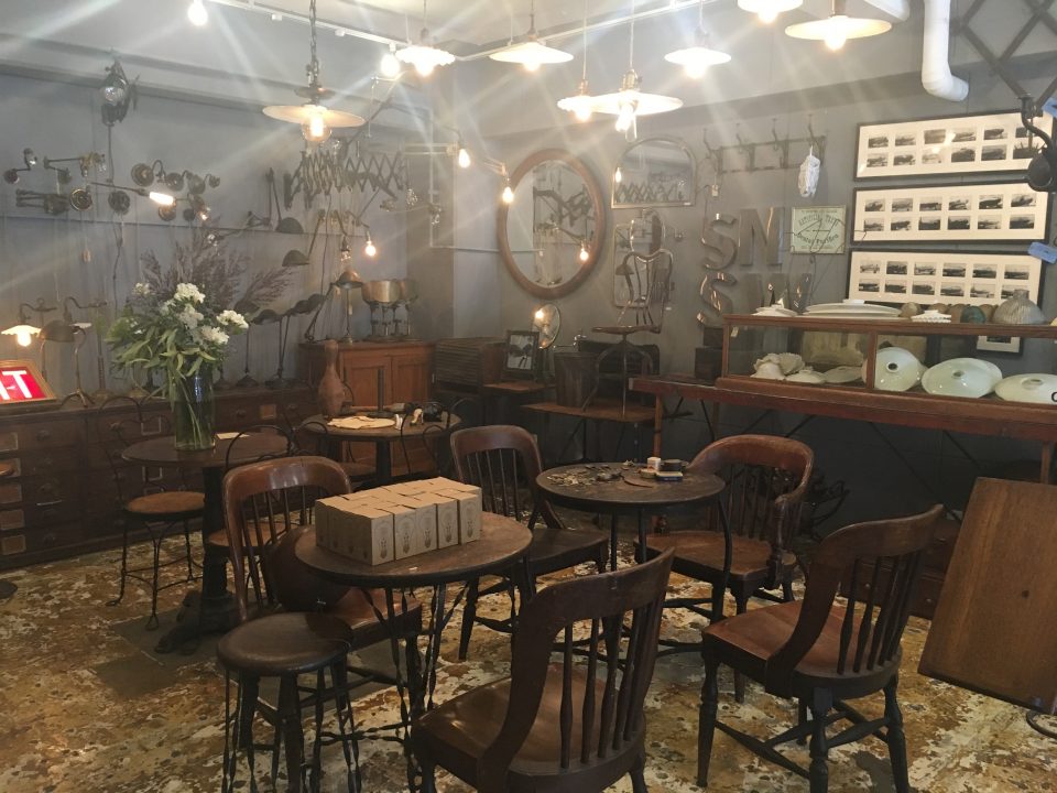 オシャレ心刺激する大人のクローゼット〈Hooked vintage〉（GINZA）