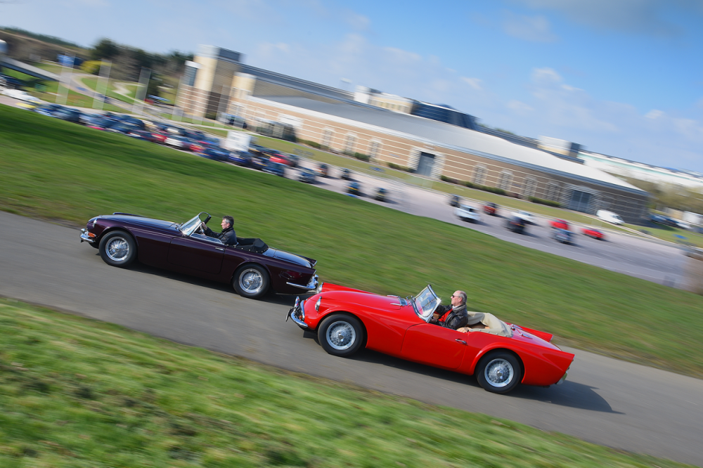 【試作車と幻に消えた2シーター】デイムラー・ダート SP250とSP252 前編（AUTOCAR JAPAN）