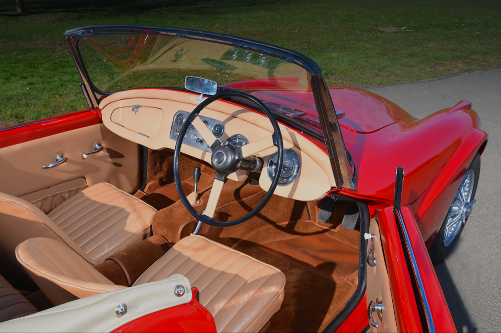 【試作車と幻に消えた2シーター】デイムラー・ダート SP250とSP252 前編（AUTOCAR JAPAN）