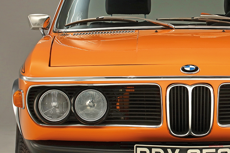 バットモービル BMW CSL 169台のキャブレター仕様 M社を象徴するクーペ（AUTOCAR JAPAN）