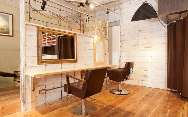 芸能人やモデルもお忍びで通う?東京都内の隠れ家おしゃれヘアサロン10選（OZmall（オズモール））