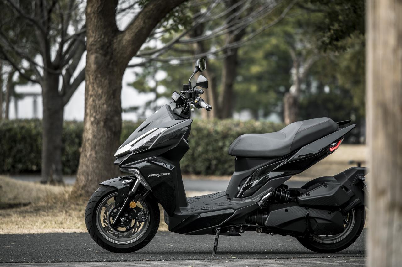 【160ccスクーター】SYM・DRG BT試乗｜シャープでシュッ！な見た目通り、走りも軽快でした。（MotorFan[モーターファン]）