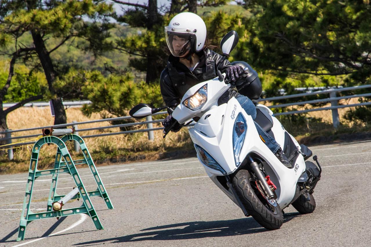 税込20万以下の125ccスクーター、実用装備もバッチリです！｜キムコ・GP125i VCBS【JAIA輸入車試乗会①】（MotorFan[モーターファン]）