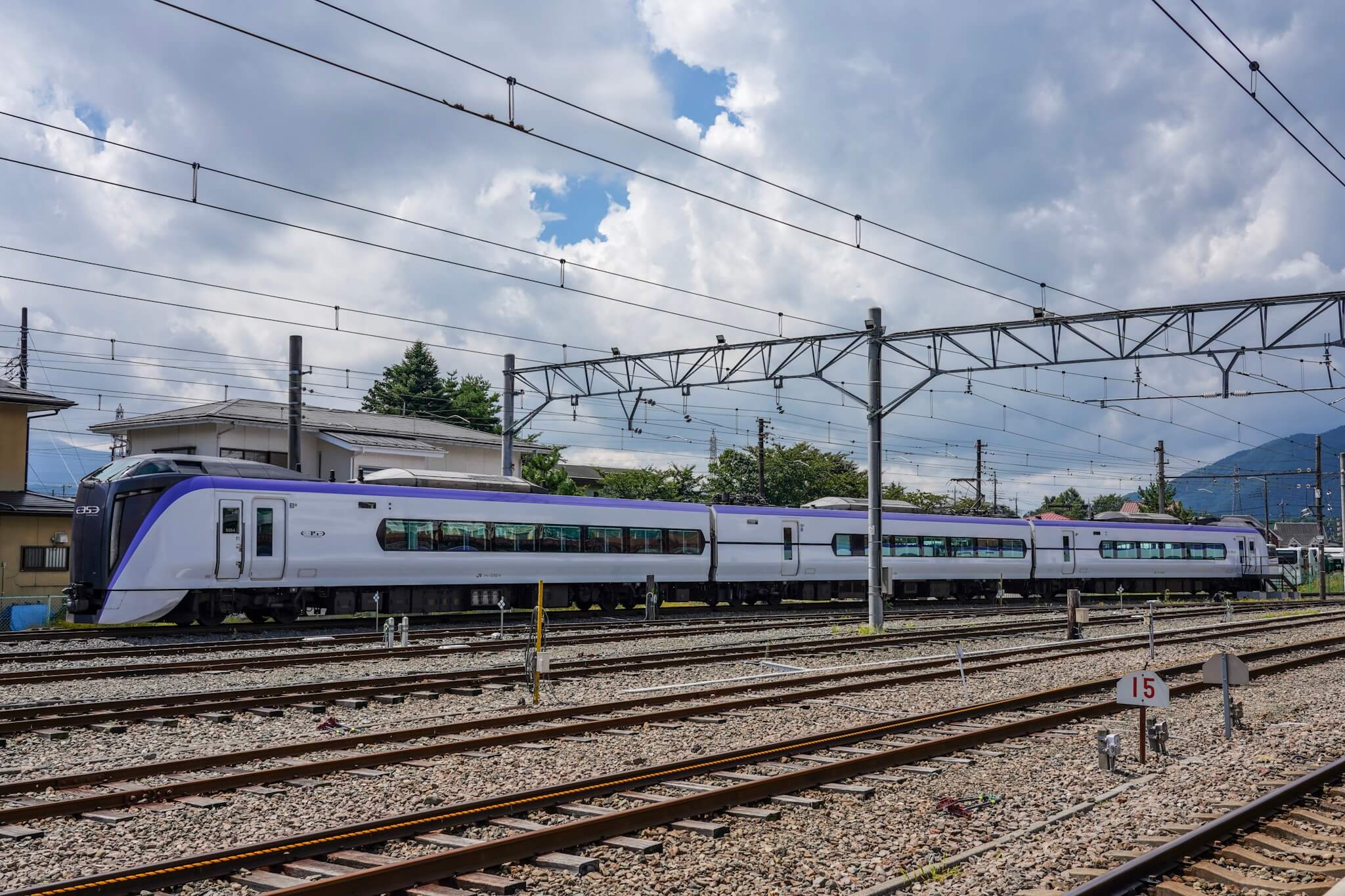 「富士回遊」E353系はヤバい電車だった。フェラーリと兄弟だった。（MOBY（モビー））