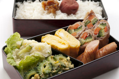 初夏は特に食中毒に注意が必要！梅雨時のお弁当を安心して楽しむ方法（オリーブオイルをひとまわしニュース）