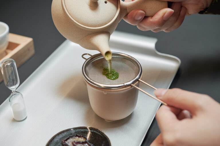 自分だけの茶葉をオーダーメイド！豪徳寺〈MYE blend tea atelier〉の完全予約制「YOUR BLEND」を体験（Hanako）