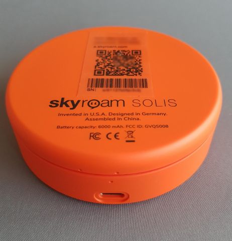 海外で入国後、即使えるモバイルルーターSkyroam Solis（アスキー）