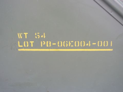 米軍の弾薬箱を買ったら国連のコードも記されていました（アスキー）