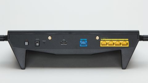 VPN＆NAS機能が高性能過ぎるWi-Fiルーターをレビュー（アスキー）