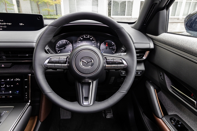 マツダ、次の100年に向けた新型SUV「MX-30」は観音開きがどこか懐かしい（アスキー）