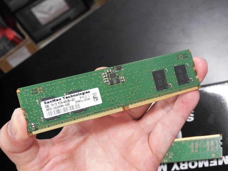 SanMax製DDR5メモリーのサンプルがアークで展示中（アスキー）